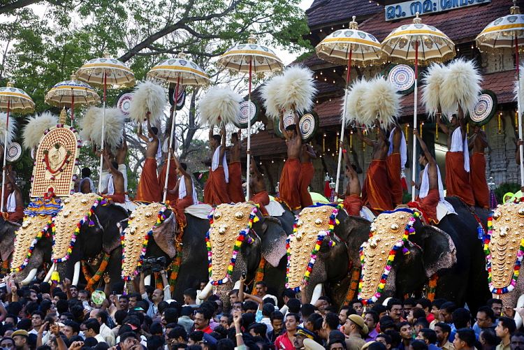 VENCHAMARAM , WHITE WOOL HAND FANS USED ON TOP OF ELEPHANTS AT THRISSUR ...