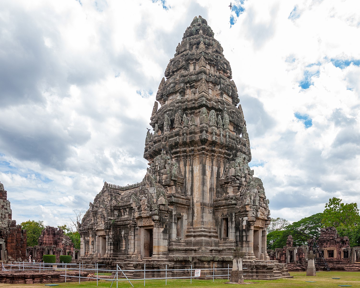 12350 YEAR OLD HINDU PHIMAI TEMPLE IN THAILAND WAS BUILT BY KERALA ...